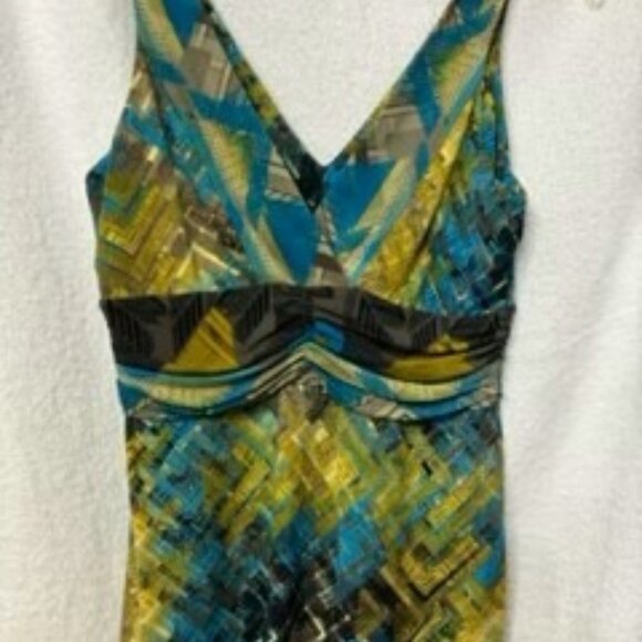 BCBGMaxAzria | Tops | Bcbg Maxazria Fitted Top In Blues And Greens Size ...